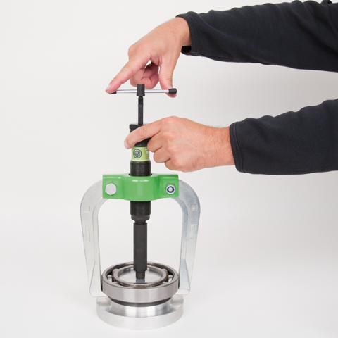 Kukko 844-2-B Universal 2-Jaw Hydraulic Puller with Short Hydraulic Spindle and Self-Centering ...