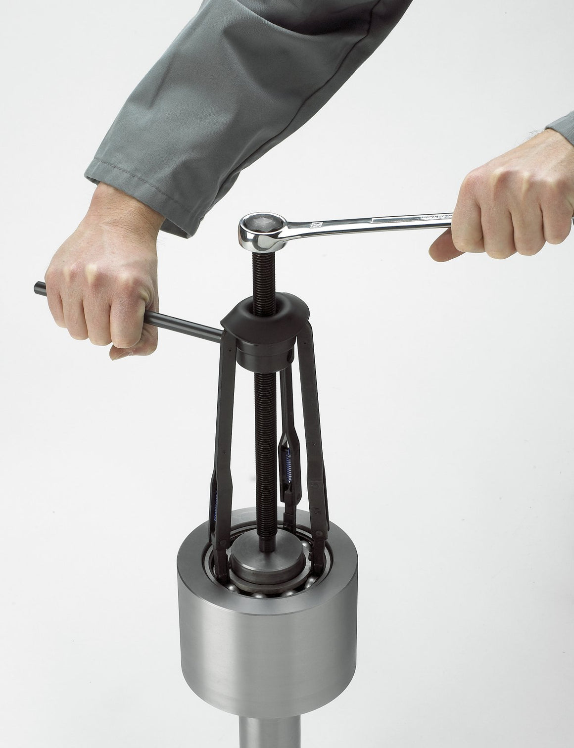 High quality tools for those who work with bearings: Bearing heaters ...