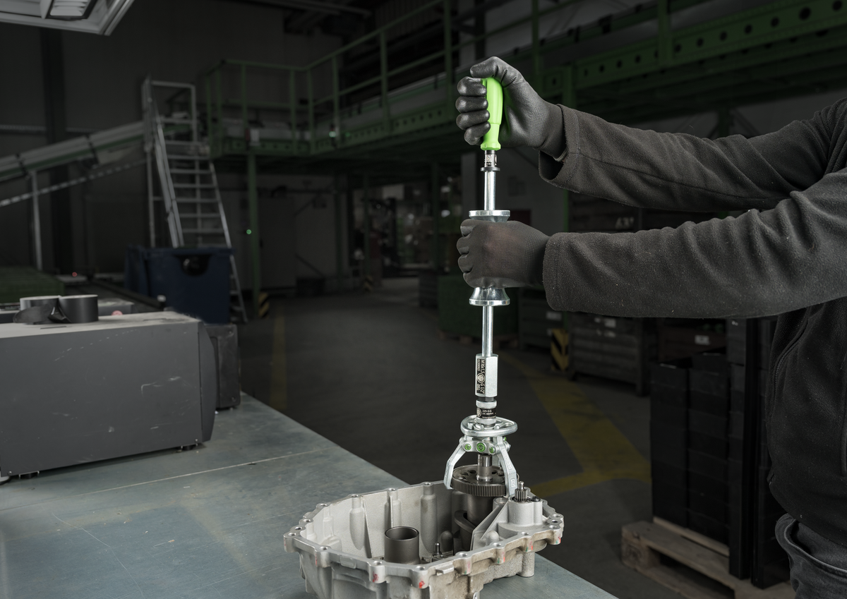 Kukko 225-1-G Slide Hammer Bearing Puller - 18.4 to 50 mm spread ...